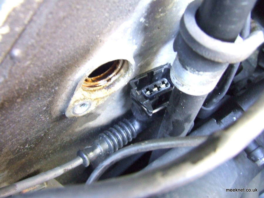 HowTo-> M60/M62 Camshaft Sensor Replacement